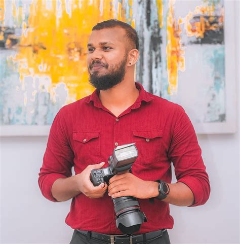 Sujatha Diyani සුජාත දියණි පුළුවන්නම් හදුනාගන්න