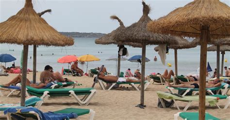 Deutscher Tourist Wegen Sexueller Belästigung Von Minderjährigen Auf