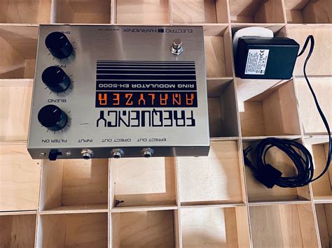 Frequency Analyzer Mk2 Electro Harmonix Audiofanzine