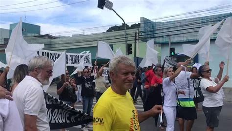 Moradores Do Pinheiro Mutange E Bebedouro Fazem Protesto Para Cobrar