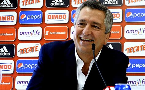 Jorge Vergara Quiere Narradores Serios Para Chivas Tv Mediotiempo