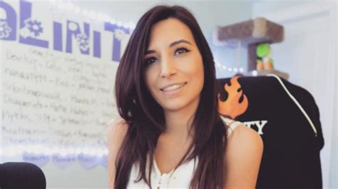 Alinity Sexy Cleavage Pics Celebrity Hot Sex Picture
