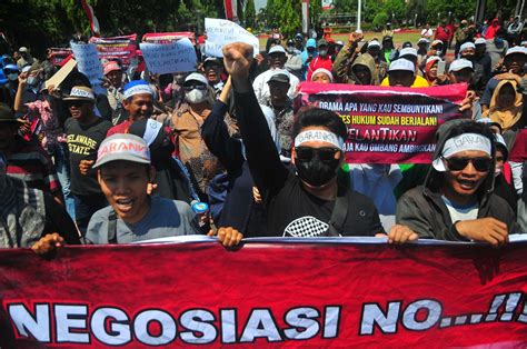 FOTO Tak Kunjung Dilantik Perangkat Desa Terpilih Di Kudus Gelar