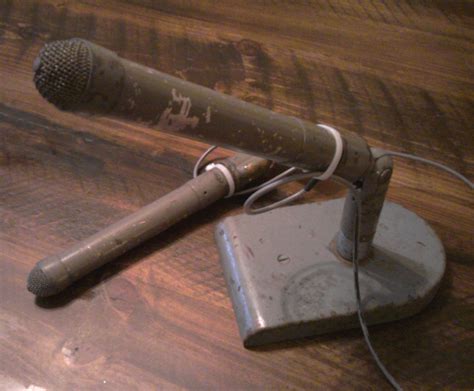 Microphone Hand Signals Preservation Sound
