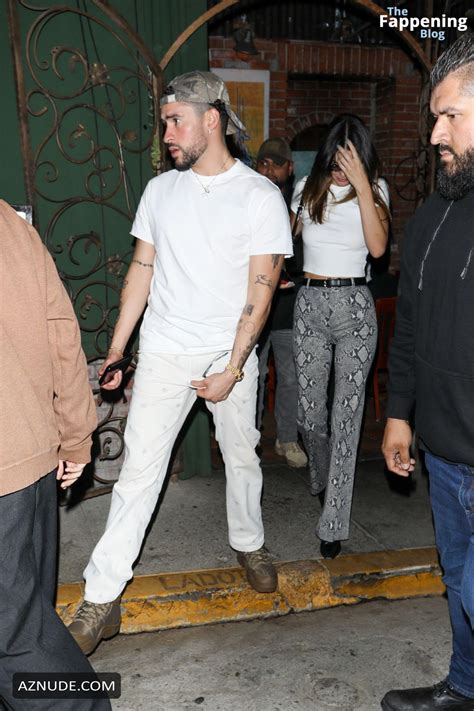 Kendall Jenner Goes Braless For Sexy Dinner Outing With Friends Aznude