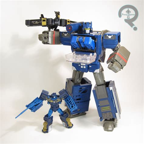 3334 Bumblebee Cassette Pack The Figure In Question