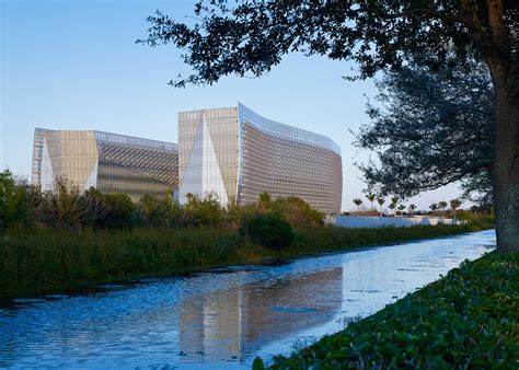 Krueck Sexton Surrounds Fbi South Florida Hq With A Moat