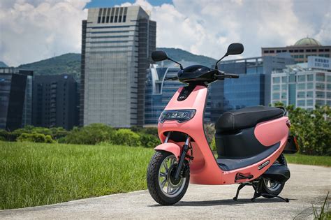一圖看懂：電動機車有兩種：充電、換電哪個比較划算？emoving 建立「充電生活圈」 Ie125 155221 Cool3c