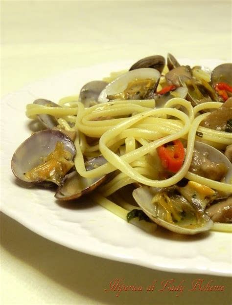 Hiperica Lady Boheme Linguine With Clams And Mushrooms And Rocks In The Sea