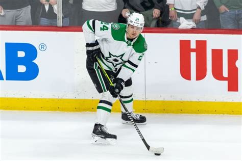 Stars Winger Hintz Out For Game 5 Against Avs The Game Nashville