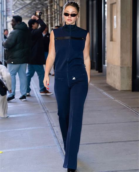 Madelyn Cline Famous Outfits Celebrity Street Style Celebrity Outfits