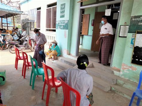 နတ်မောက်မြို့နယ် မြန်မာ့စီးပွားရေးဘဏ်မှ ပင်စင်ထုတ်ယူရာ၌ လူစုလူဝေး မဖြစ