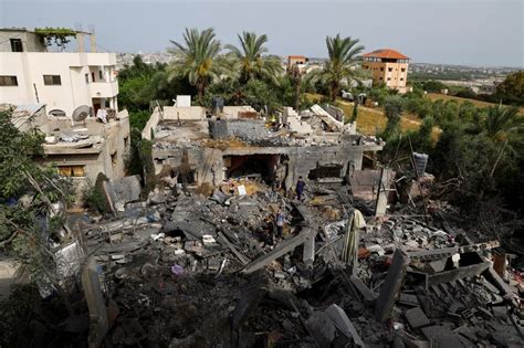 Palestinian Rockets Fired Towards Jerusalem Israel Kills Militant Leader