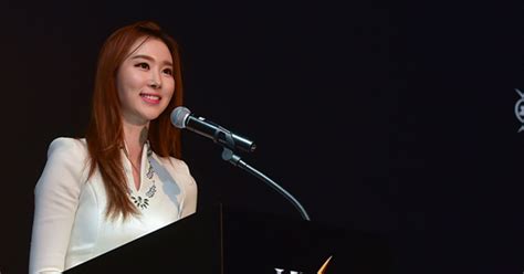 진달래 아나운서 던롭 신제품 발표회 진행 맡았어요 포토