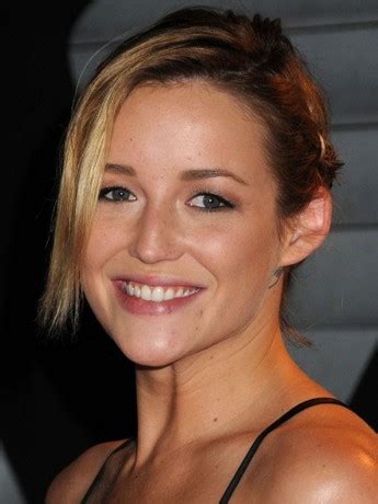 Sarah Dumont Hot