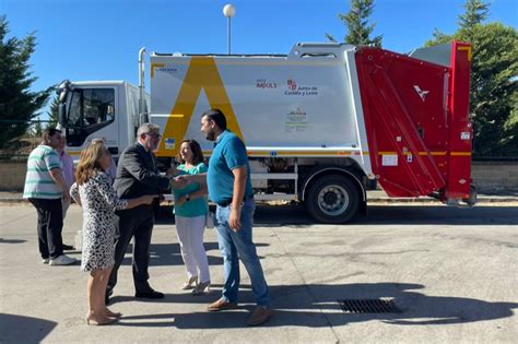 La Mancomunidad De Peñaranda Recibe El Nuevo Camión Para La Recogida De