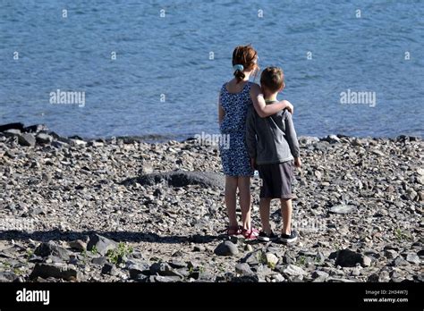 Gro Er Bruder Kleine Schwester Fotos Und Bildmaterial In Hoher Aufl Sung Alamy