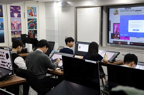 서울디지텍고등학교 특성화고등학교 최초 와콤 프리미엄 액정 타블렛 ‘신티크 프로 27 실습실 구축