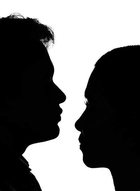 로맨틱한 순간을 담은 커플의 실루엣 · 무료 스톡 사진