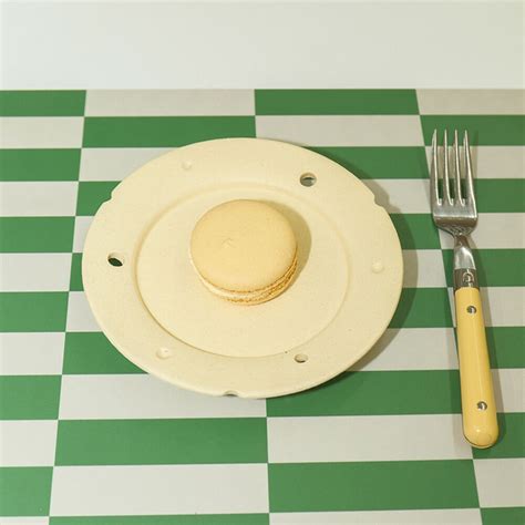 Emmental Cheese Plate 에멘탈 치즈 플레이트 선물포장 감도 깊은 취향 셀렉트샵 29cm