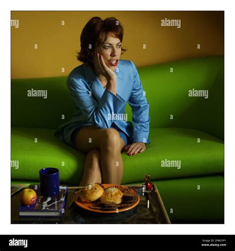 Australian Writer Kathy Lette Photographed In Londonpic David Sandison 18102001 Stock