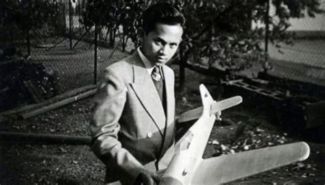 Teori Crack Propagation On Random Untuk Kedirgantaraan Dunia Himpunan