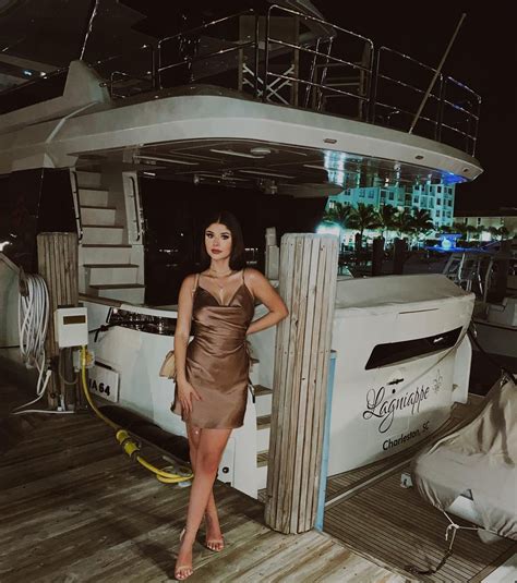 Elizabeth Eliass Feet