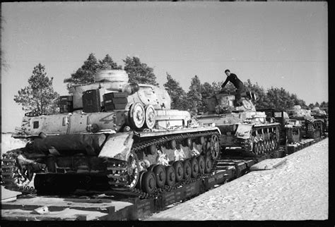 Panzerregiment 35 Das Regiment Mit Dem Bären 1943 Bahnhof Karatschew