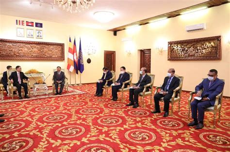 ជំនួបជាមួយសម្តេច សាយ ឈុំ សមាជិកគណៈកម្មាធិការមជ្ឈិមបក្សកុម្មុយនីស្តវៀតណាម