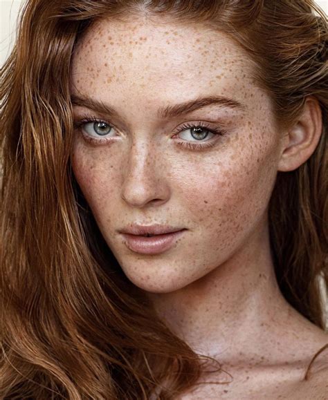 Speckled Beauty Scrolller