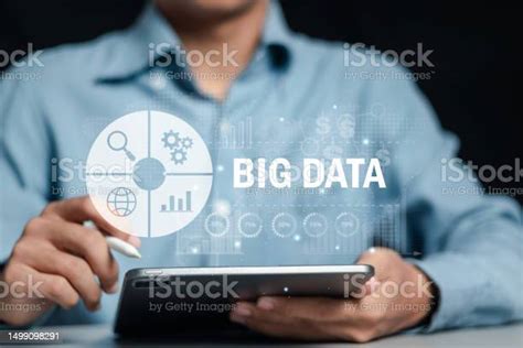 Konsep Teknologi Big Data Analisis Data Besar Dengan Ikon Dan Grafik