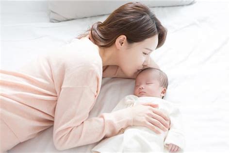孕晚期腹痛是怎么回事 孕晚期为什么会腹痛