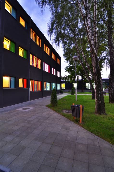 Edukativni Centar Za Obuke U Profesionalnim I Radnim Veštinama N