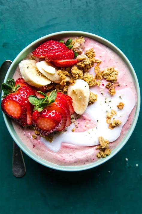 How To Make A Smoothie Bowl The Modern Proper
