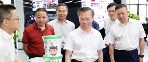 胡忠雄：全力以赴稳增长稳市场主体保就业 努力为贵阳贵安高质量发展提供坚实支撑企业项目生产