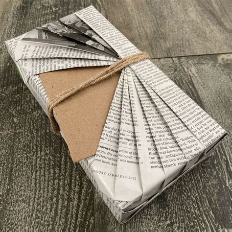 Double Fan Gift Wrapping Tutorial Gift Wrapping Tutorial Pleated Gift Wrapping Gift Wrapping