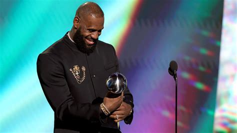 Lebron James Officially Announces Hes Returning For 2023 24 Nba Season