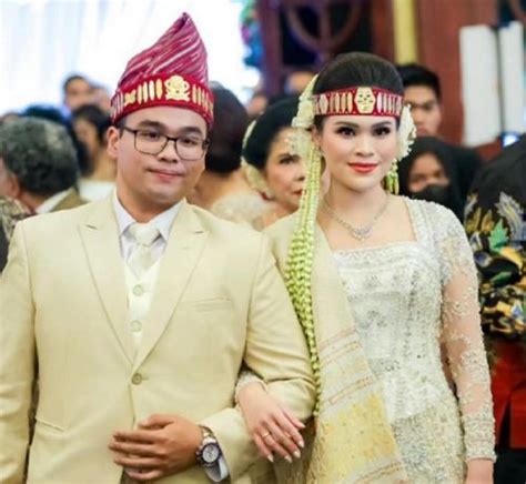 Potret Resepsi Pernikahan Fritz Hutapea Dirayakan Dengan Megah Dan