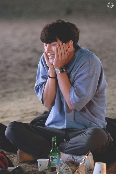 jichangwook 지창욱 池昌旭 チチャンウク Gambar pose tubuh Aktor Aktor korea
