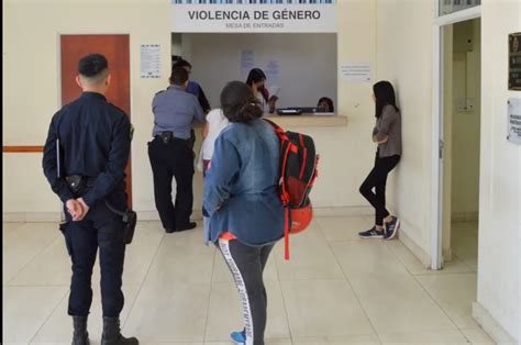 Irrumpió En La Casa De Su Ex La Golpeó Y Amenazó De Muerte La