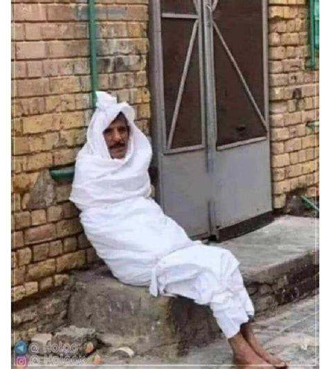 پرہیزگار رانا ®🇵🇰 On Twitter عمران ریاض کفن پہن کر سیالکوٹ ائیر پورٹ