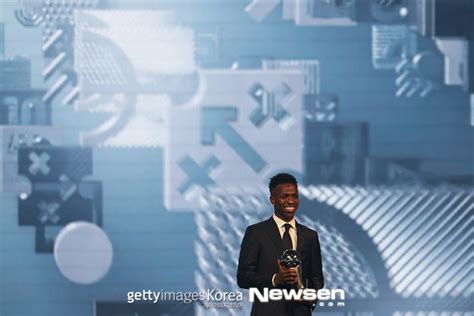 비니시우스 로드리 벨링엄 Fifa 베스트 일레븐