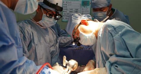 哈医大二院完成全国首例利用废弃部分肝组织进行脾窝异位辅助肝脏移植手术 哈尔滨医科大学