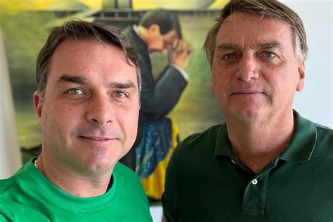 Flávio Bolsonaro Reforça Fala Do Pai Brasil Não Vai Acabar Em 1º De