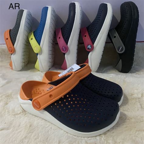 รองเท้า Crocs แบบสวม สำหรับเด็กผู้หญิงและผู้ชาย งานสวยน้ำหนักเบานิ่มใส่