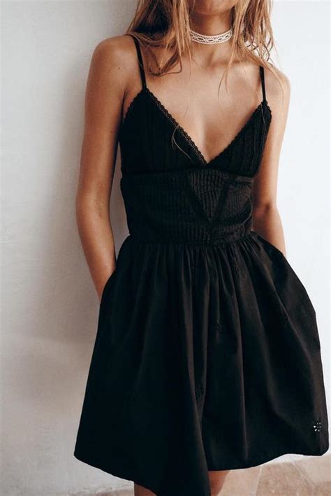 Сукня — ціна 2000 грн у каталозі Короткі сукні Купити жіночі речі за доступною ціною на Шафі