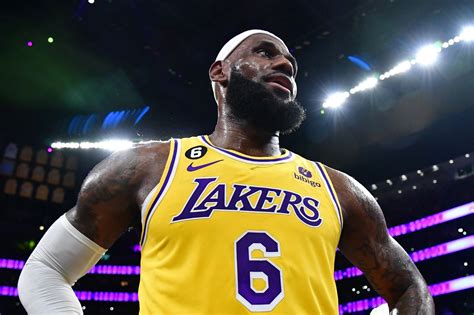 Noche histórica para el básquet LeBron James se convirtió en el mayor