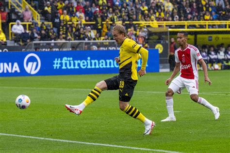 Bvb Ajax Amsterdam Neuzugang Jubelt Doppelt Schock Vor Testspiel