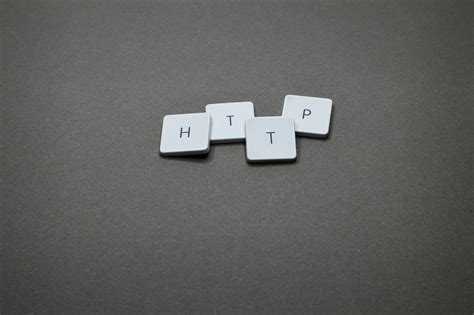 node jsでapi開発中に発生する「err invalid status code」エラーの原因と解決方法 minory