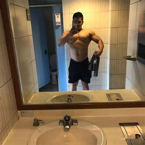 肉壮型肌肉男，你会给多少分！！好身材